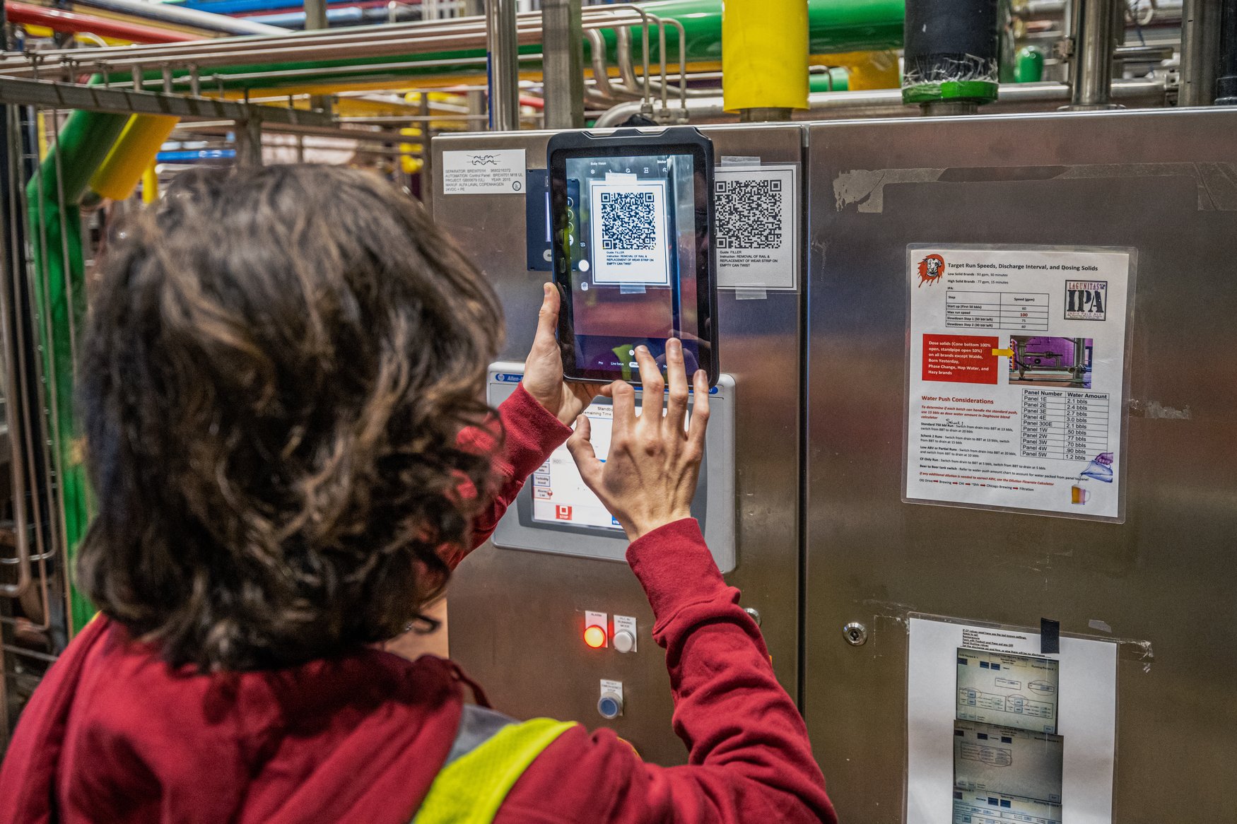 Here’s What to Look for in a Frontline Employee Training Platform.